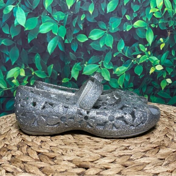 CROCS | Shoes | Crocs Isabella Silver Glitter Floral Maryjane Sandals ...